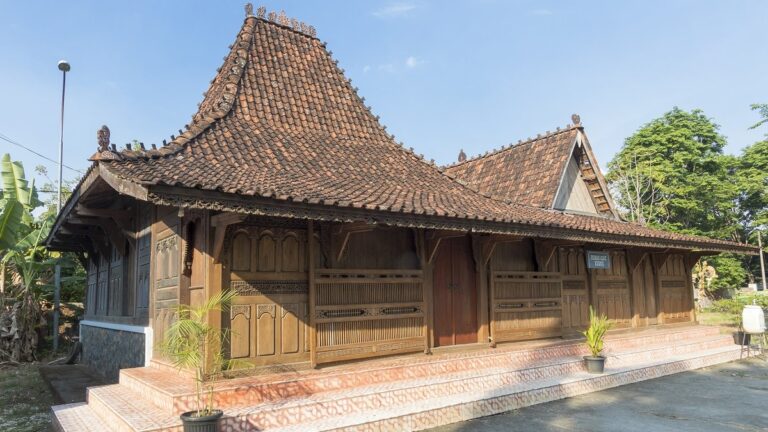 Rumah Adat Yogyakarta: Gambar, Ciri Khas, Filosofi, Sejarahnya